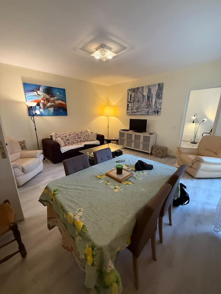 Menton , Appartement Proche Plages Et Commerces. - Menton