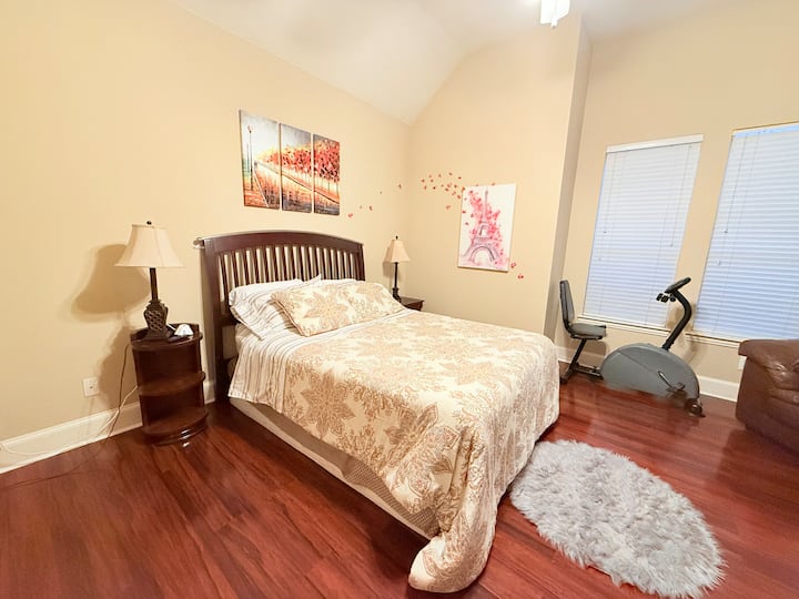 1. Guest Apartment With A Yard. - Irving, TX