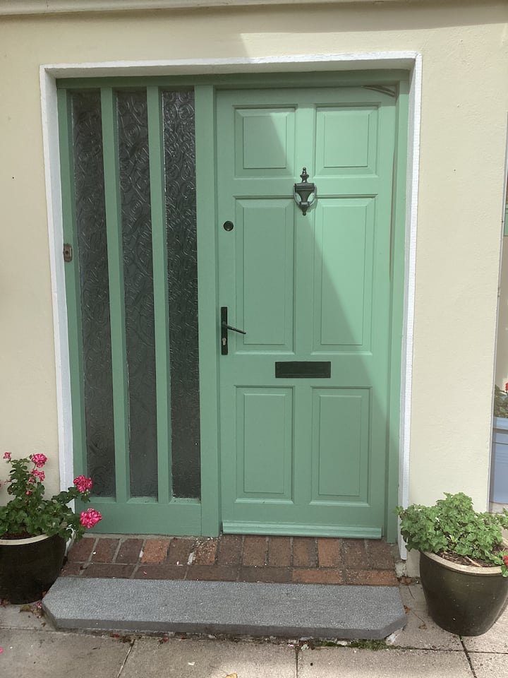 Ground Floor Private Apt. With Parking - Killarney
