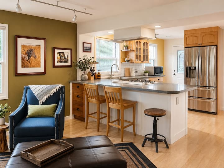 Boutique Spenard Home Near Airport & Downtown - Anchorage, AK