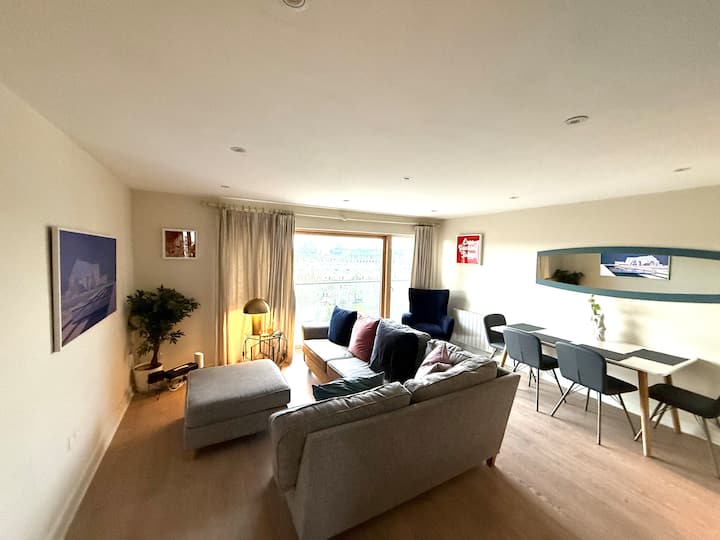 Grand Canal, 2 Bed Penthouse. Fantastic Location - Dublin