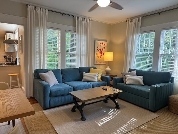 5 Star Review Atlanta Buckhead Peachtree Hills Apt - Atlanta, GA