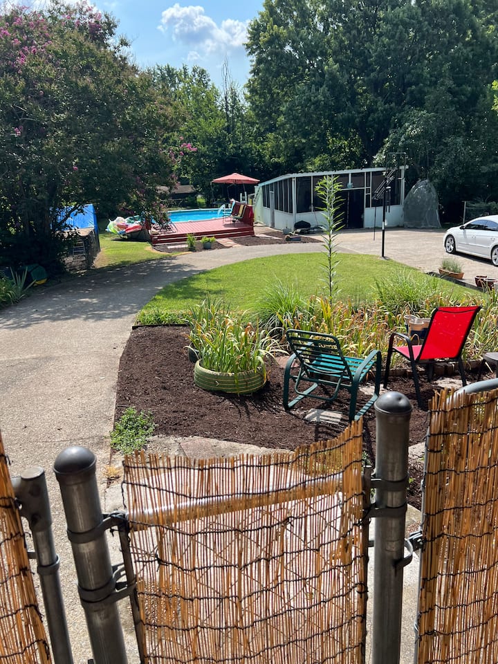 Spacious, Quiet Comfort At Camp Catina- No Pets - Nashville, TN