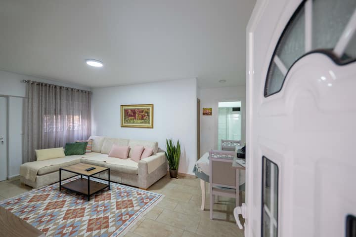 Cozy Ground-floor Apartment With Private Courtyard - Albania
