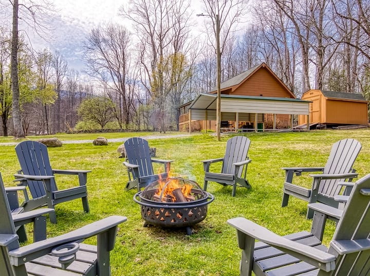 25%off Family Cabin W/hot Tub+firepit+game Room - Cosby, TN