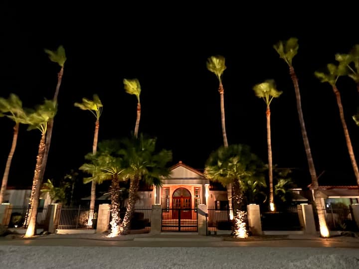 Coco Garden Villas "Mansion Villa"near Beach 25p - Aruba
