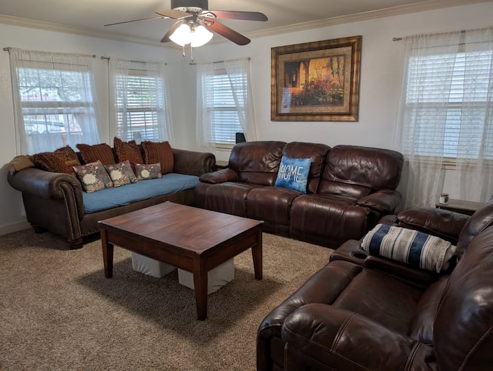 Casa Linda 3 Br/2 Bath/in Midland/ No Cleaning Fee - Midland, TX