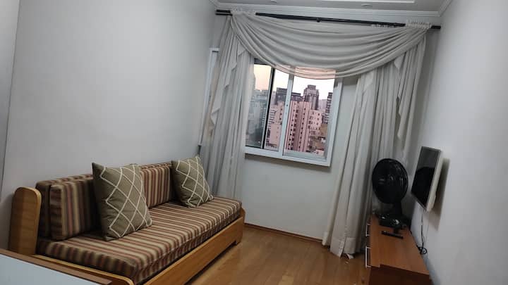 Ap Qto Casal, Sala, Tv, Coz, Banho Privado Garagem - Liberdade