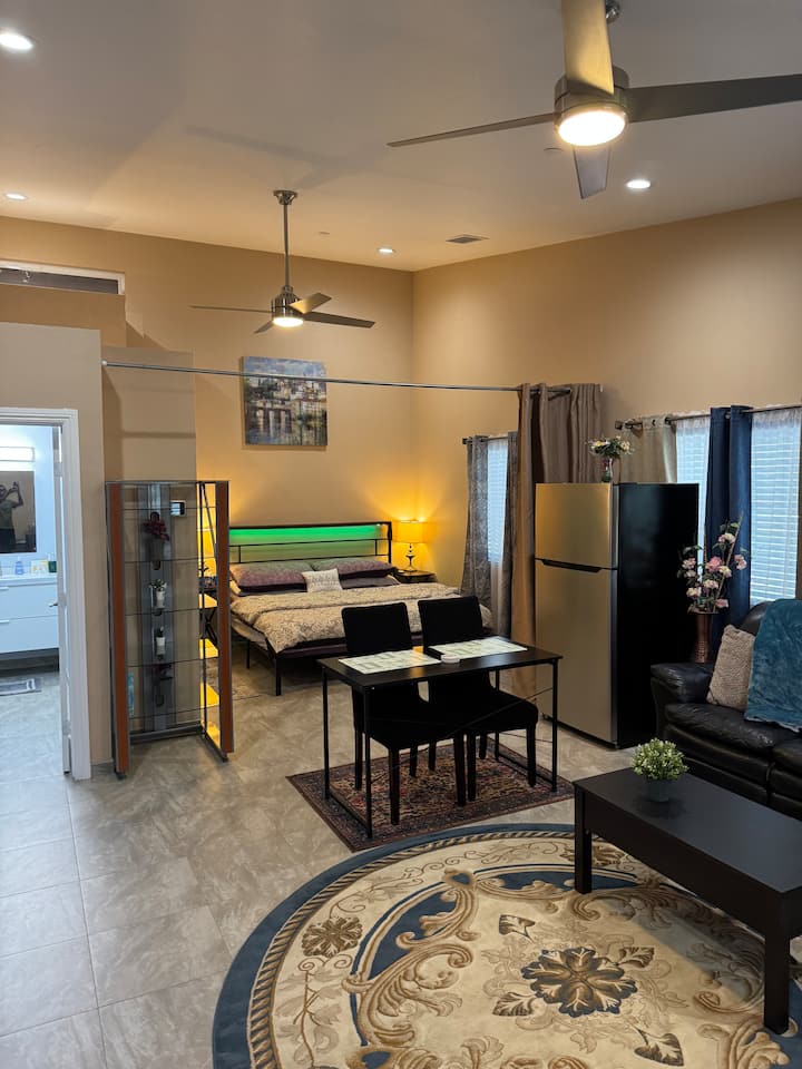 Modern Studio W/ King Bed, Workspace, Kitchenette - Corona, CA