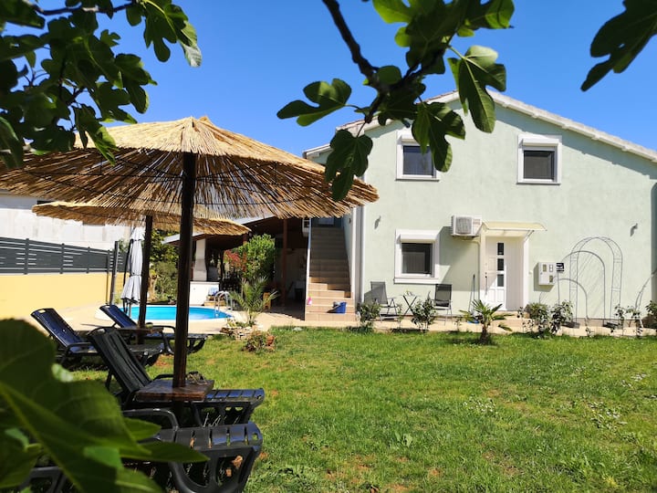 Chillout Apartments + Hot Pool! - Near Beach - Fažana