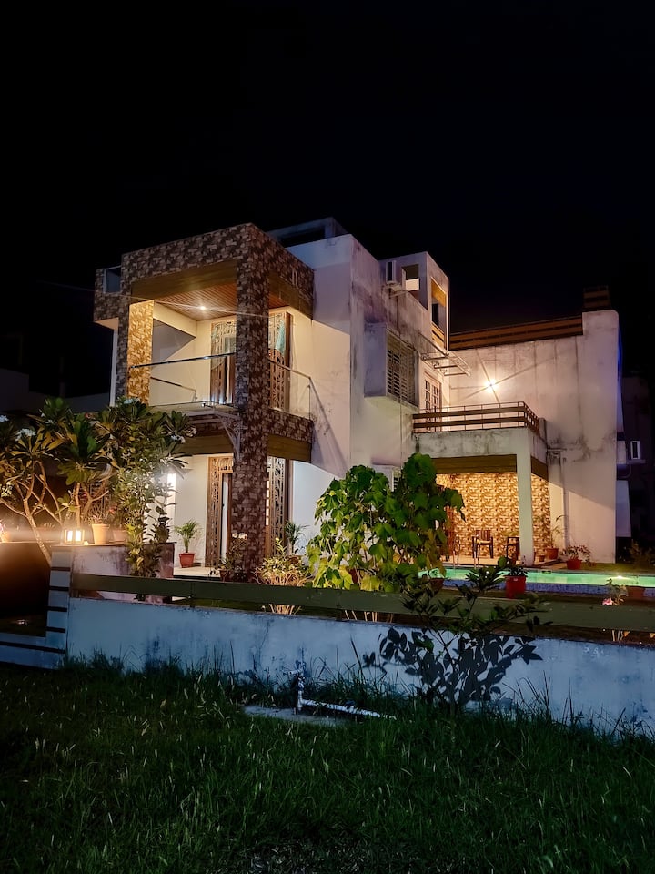Villa Senora | Private Pool - Calcuta