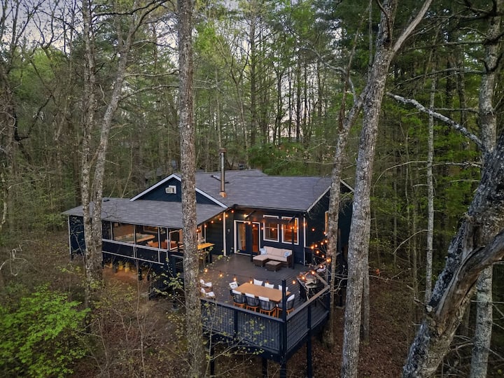 Mountain Escape | Hot Tub · Fire Pit · Smart Tvs - Blue Ridge, GA