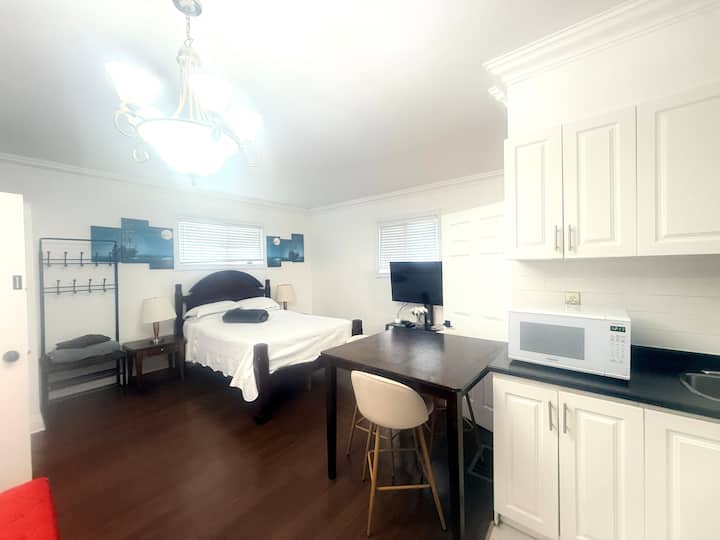 Mystique Shores - Southampton
