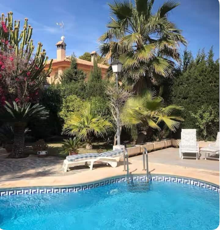 Beautiful Villa With Lovely Private Pool - La Zenia