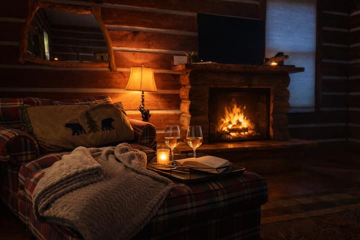Blanco River Cabin Suite | Romantic Retreat - Wimberley, TX