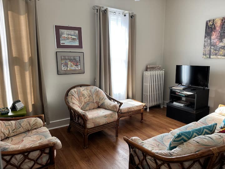 Heart Of Historical Dist.*parking*claw Tub*a/c #4 - Beverly Shores, IN