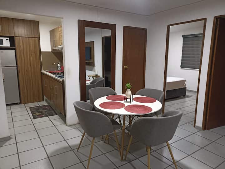 Depa Zona Céntrica Cerca Norte Y Sur De La Ciudad - León, México