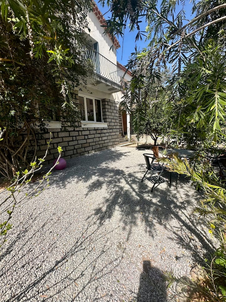 Villa Avec Jardin En Ville Idéale Pour Famille - Ajaccio