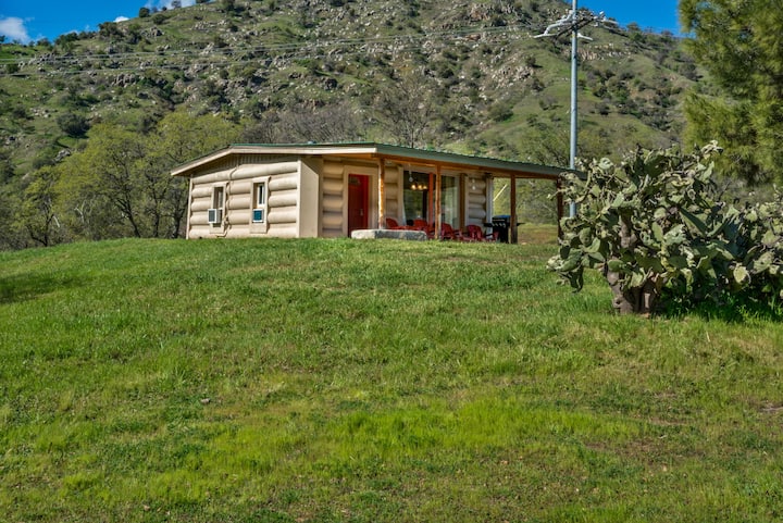 Kaweah Riverside Retreat - Sequoia National Park