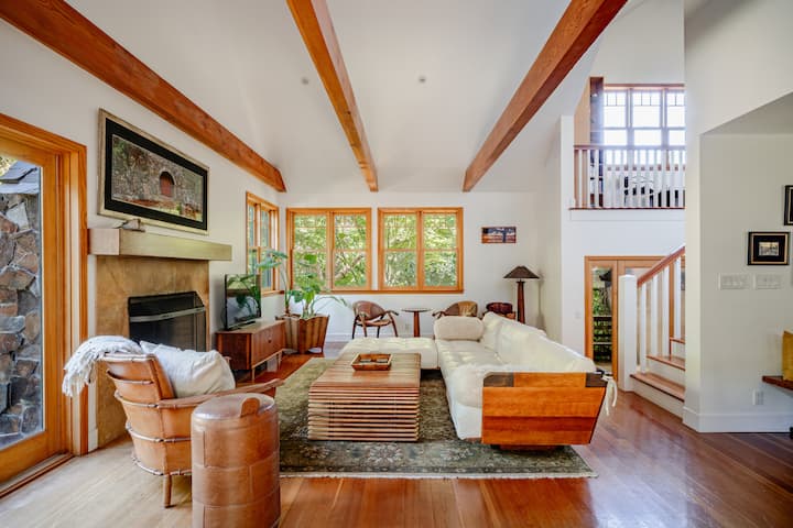Charming Penngrove Retreat Home On Half Acre - Hot Tub, Nature - Petaluma, CA