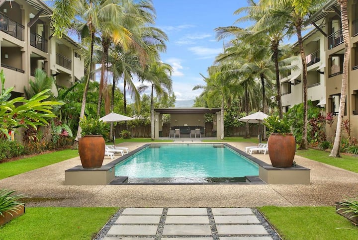 (Gr509) Self Check In - Resort Pools - Cairns