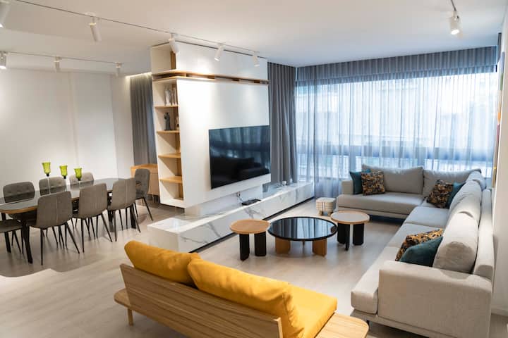 Apartment In Sioufi - Ashrafieh - Beirut