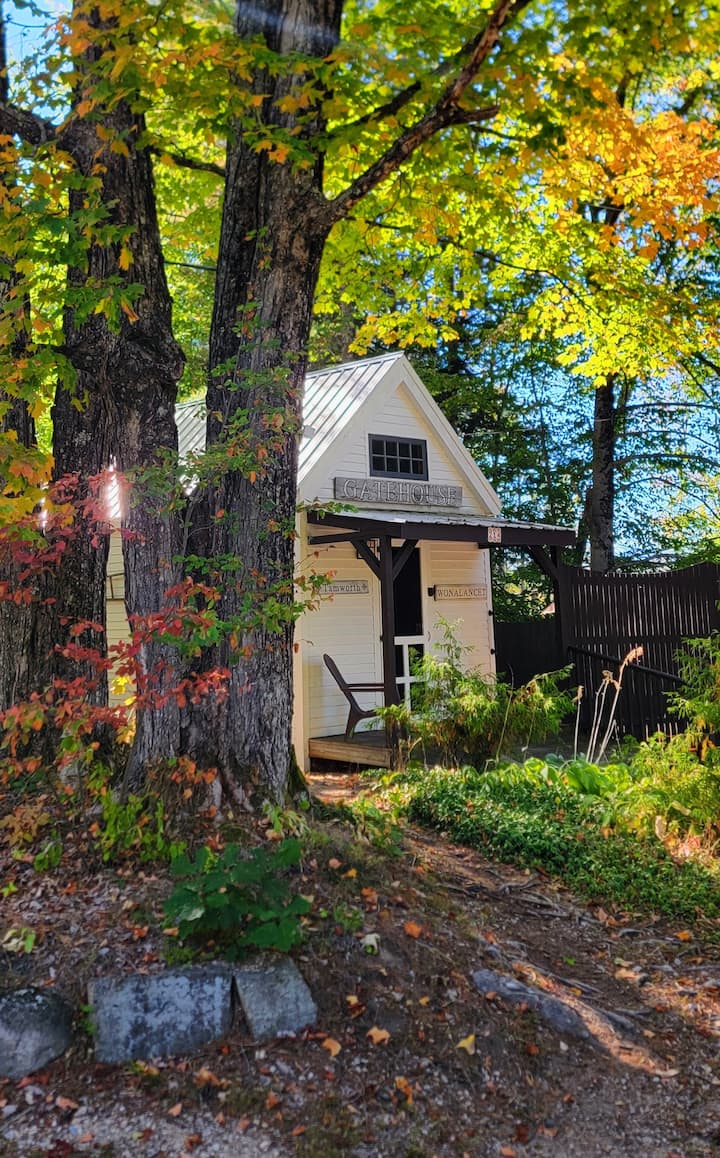 *5 Star Clean - Private Yard & Outdoor Shower! - New Hampshire (State)