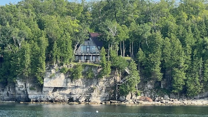 An Amazing Cliffside Home Rental "On The Rocks" - Washington Island, WI