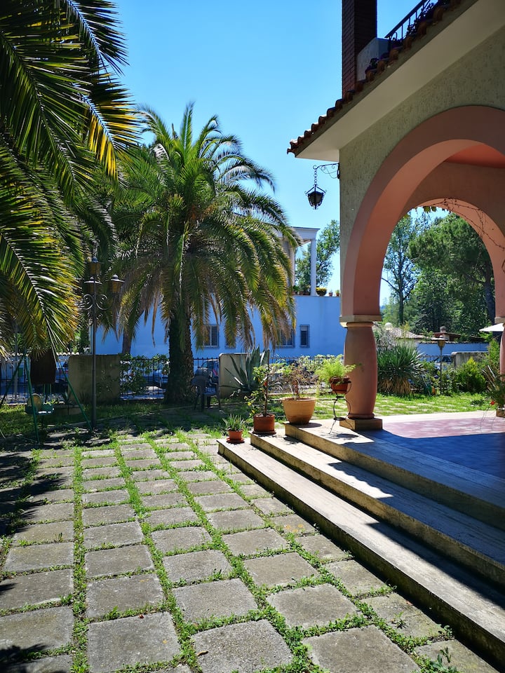 Fantastico Piano Terra In Villa A 100 Mt Dal Mare - Pescara