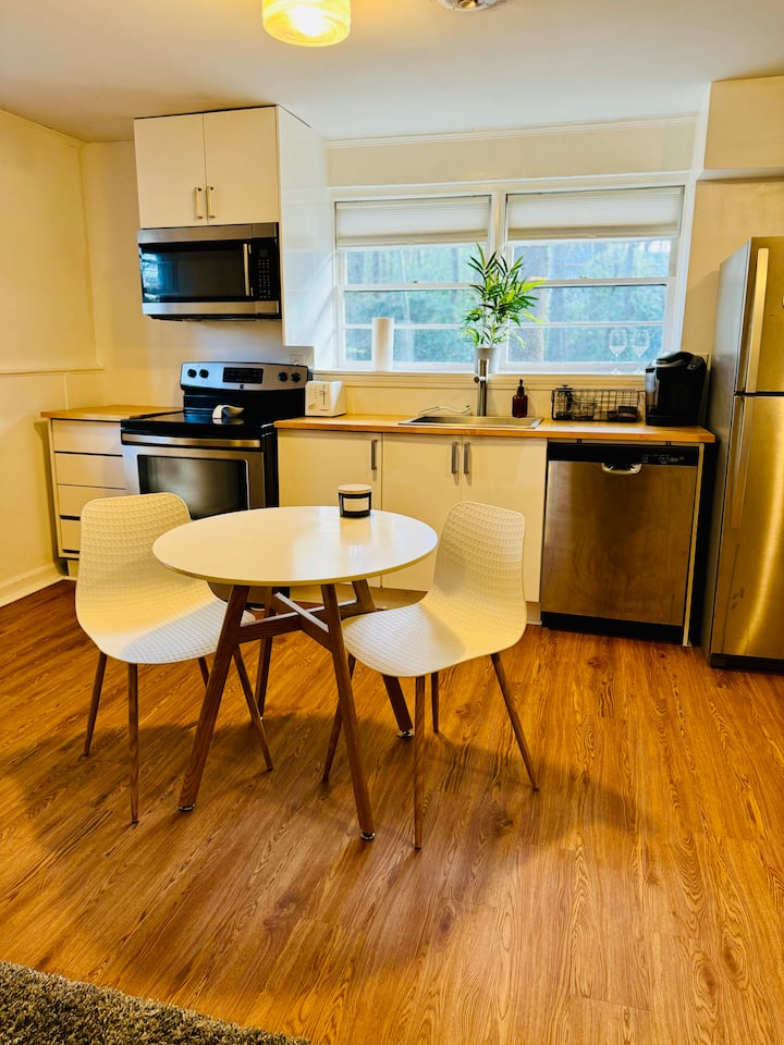 Full Guest Suite Near Emory | Cdc | Decatur Square - Atlanta, GA
