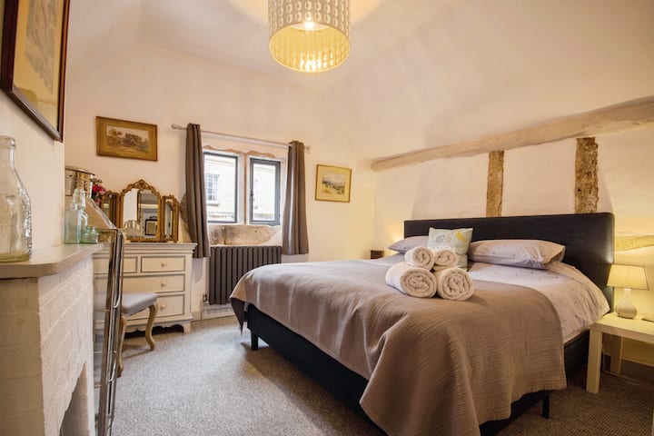 Cotswold Cottage (Superking & Double) With Garden - Winchcombe