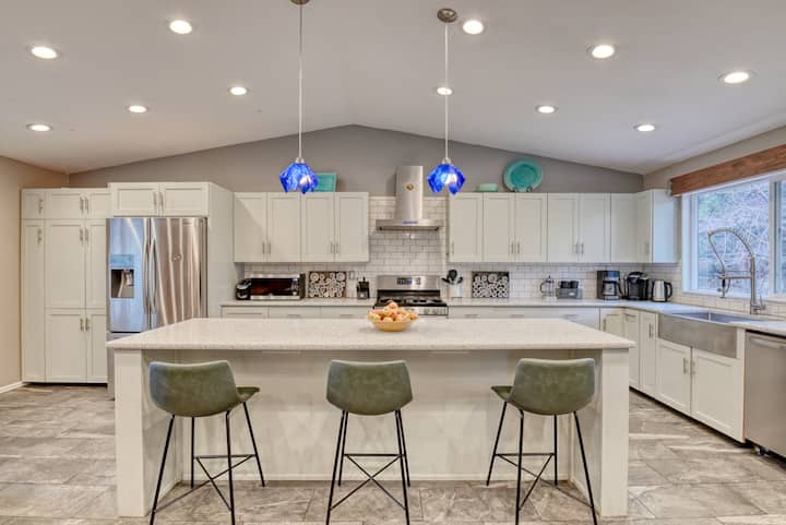 5br Retreat: Mtn Views, Game Room, Near Broadmoor - Colorado Springs, CO