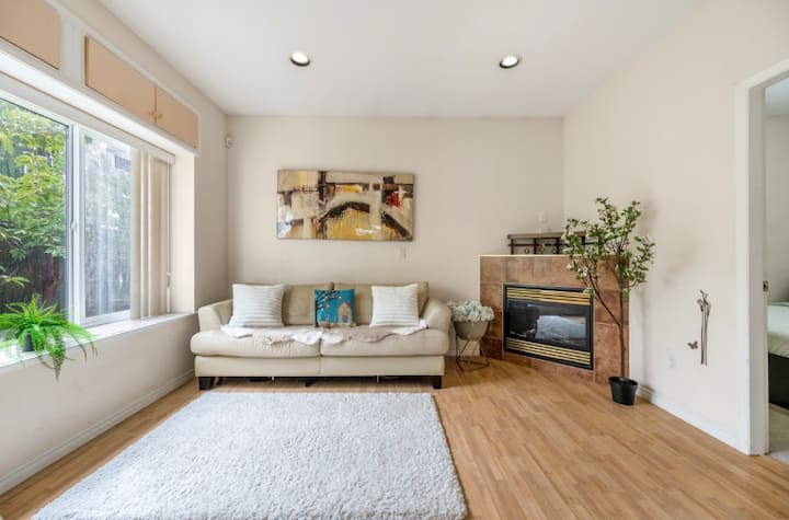 Quiet 2br Suite With Garden: 2 Stops To World Cup - Vancouver