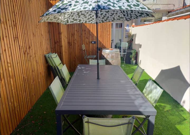 Maisonnette En Plein Cœur De La Chaume - 레 사블르돌론느