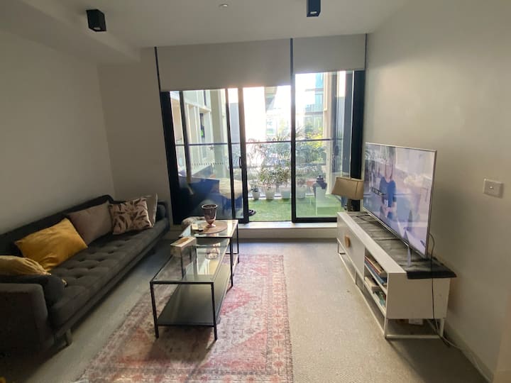 Best Location 
Modern Quiet Apartment- - Box Hill