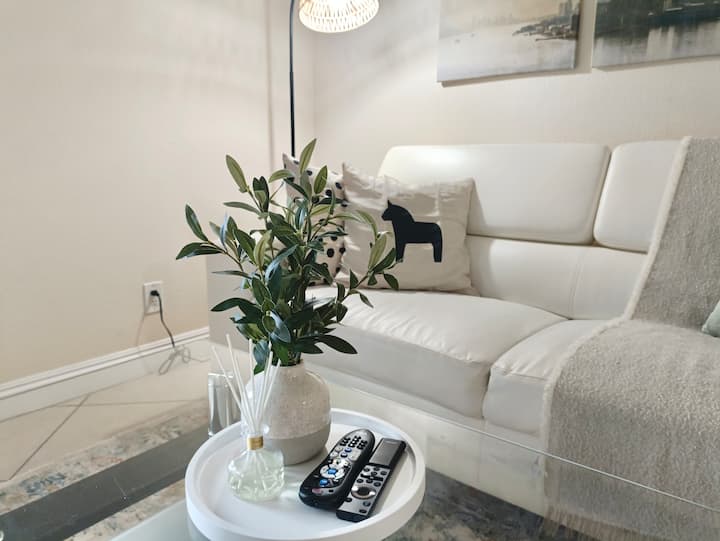 Comfy Condo Free Parking/ Wifi/pool/gym - Las Vegas, NV