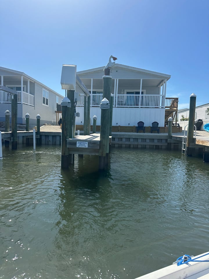 Island Paradise- Relax In This New Waterfront Home - Sanibel Island, FL