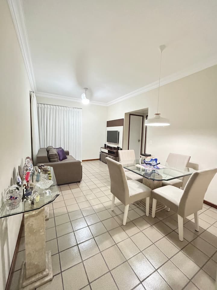 Apartamento De 2 Quartos - Próximo A Praia - Vitória