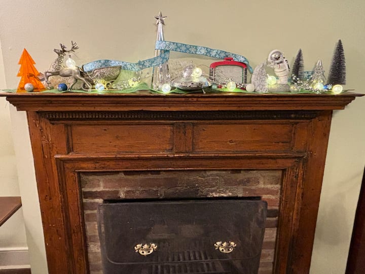 Mcm Charm, Old Town Alexandria - National Harbor, MD