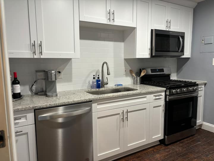 Cozy 2 Bed/1 Bath Apartment In O4w Near Everything - Atlanta, GA
