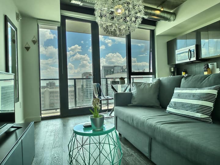The Ultimate Downtown Getaway | 1br W/ King Bed - Winnipeg
