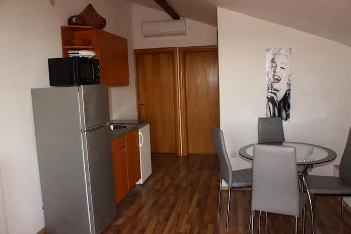 Apartment With Two Bedroom ''Lavanda'' - Murter
