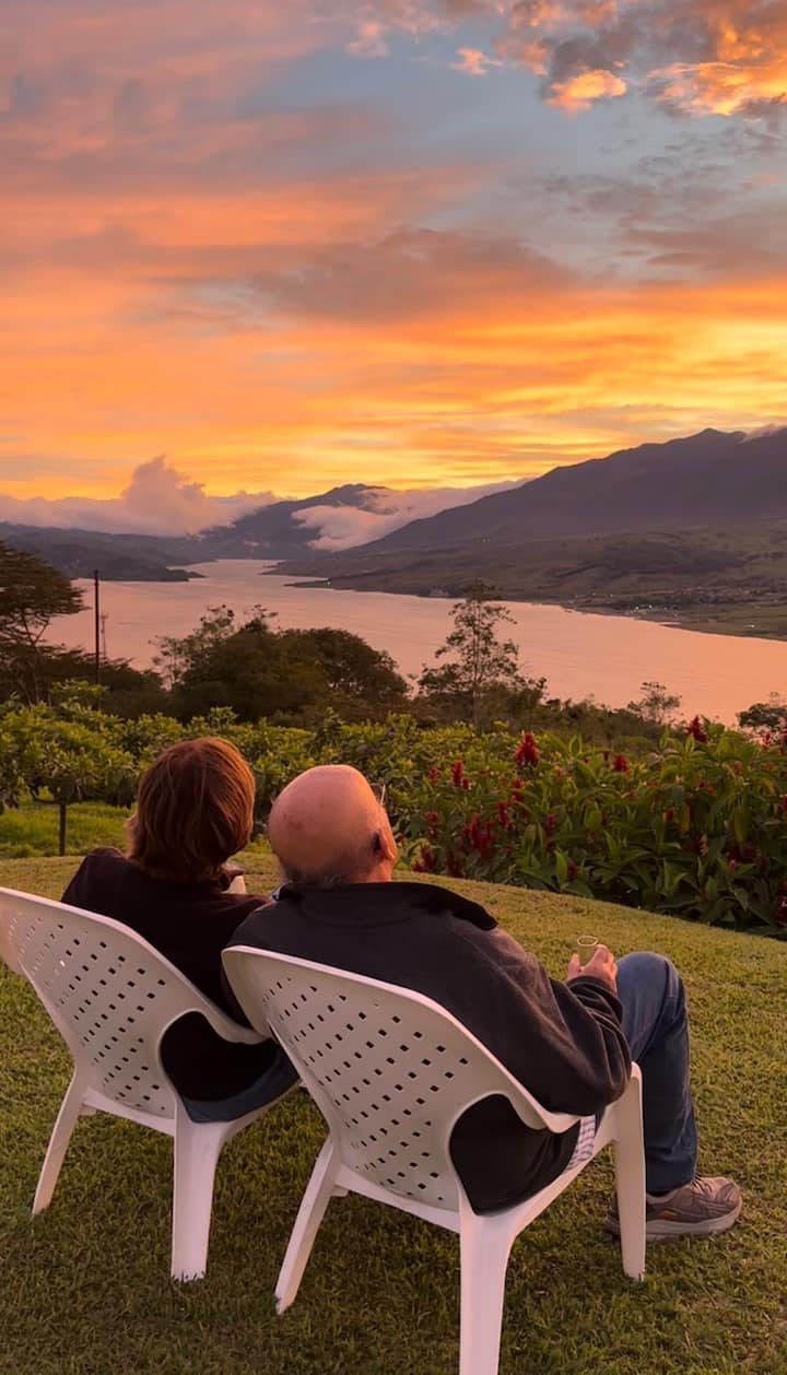 Amazing House In Calima Lake With Incredible View - Calima