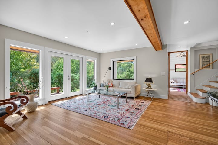 Willow ~ Woodstock Retreat - Phoenicia, NY