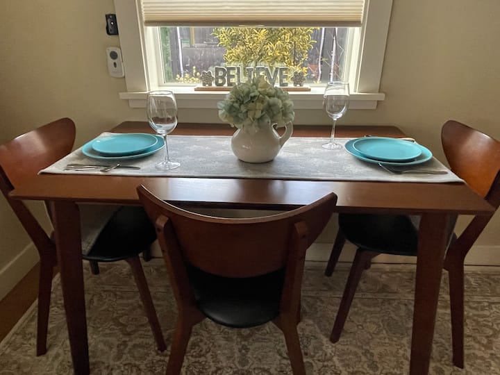 University Park Garden Guest House - Portland, OR