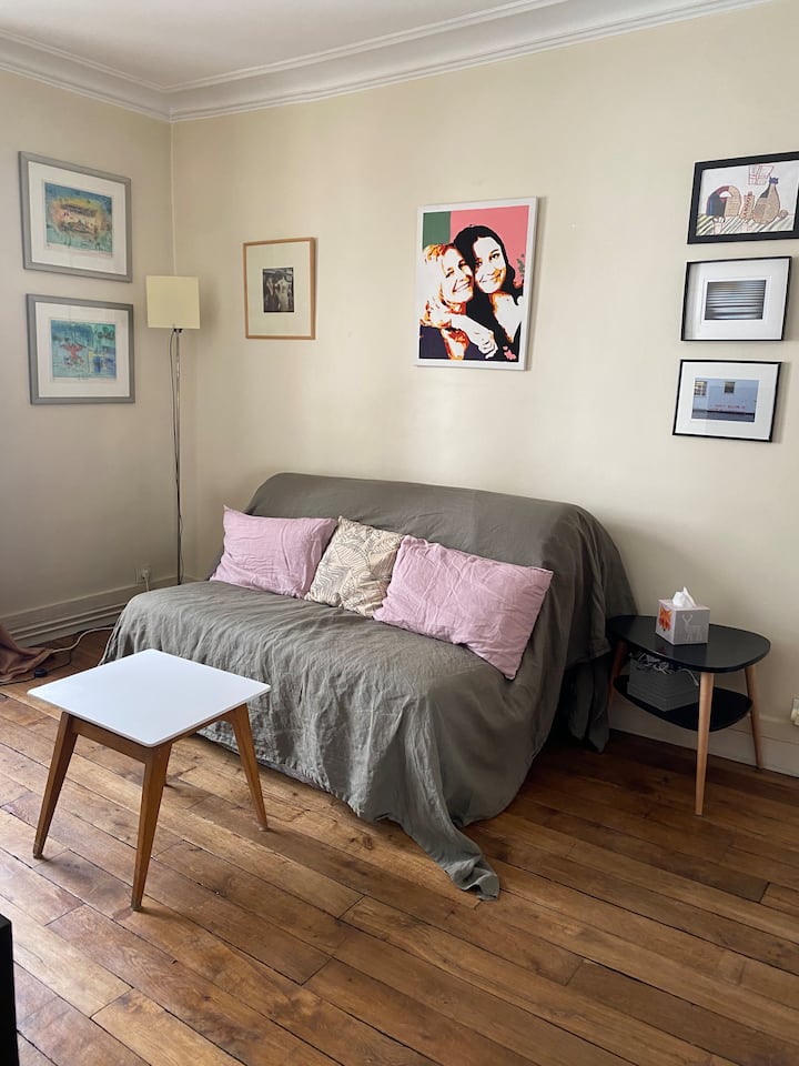 One Room Apartment In The Heart Of Paris - Paris
