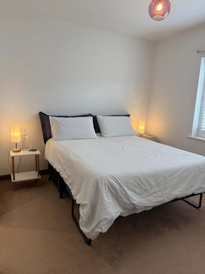 Modern En-suite Double Room Nr Station & Hospital - Peterborough