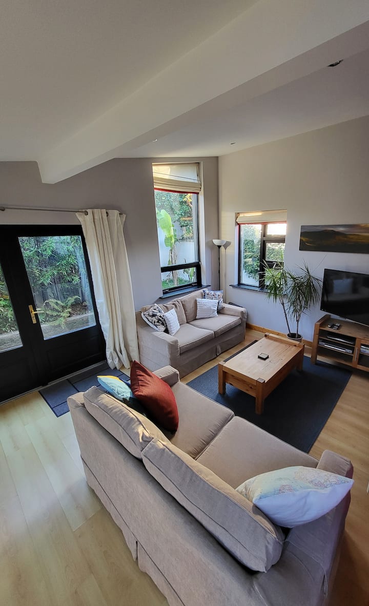 Bright Spacious Mews In Great Location - South Dublin