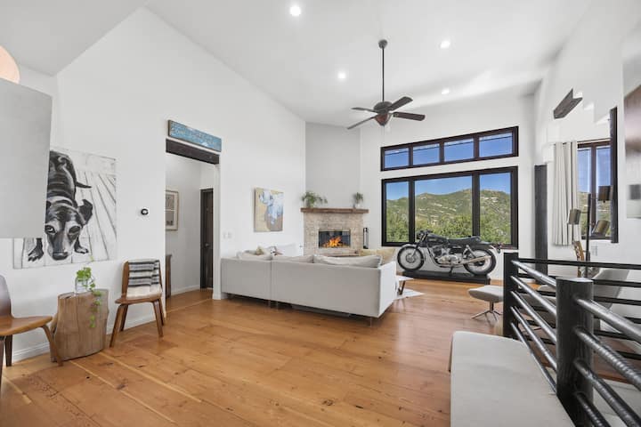 Central Malibu Getaway Home - Malibu, CA