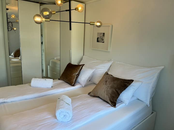 Lekker Leil. M/balkong, 2 Sov/3 Sengepl, Wifi - Bergen Airport (BGO)